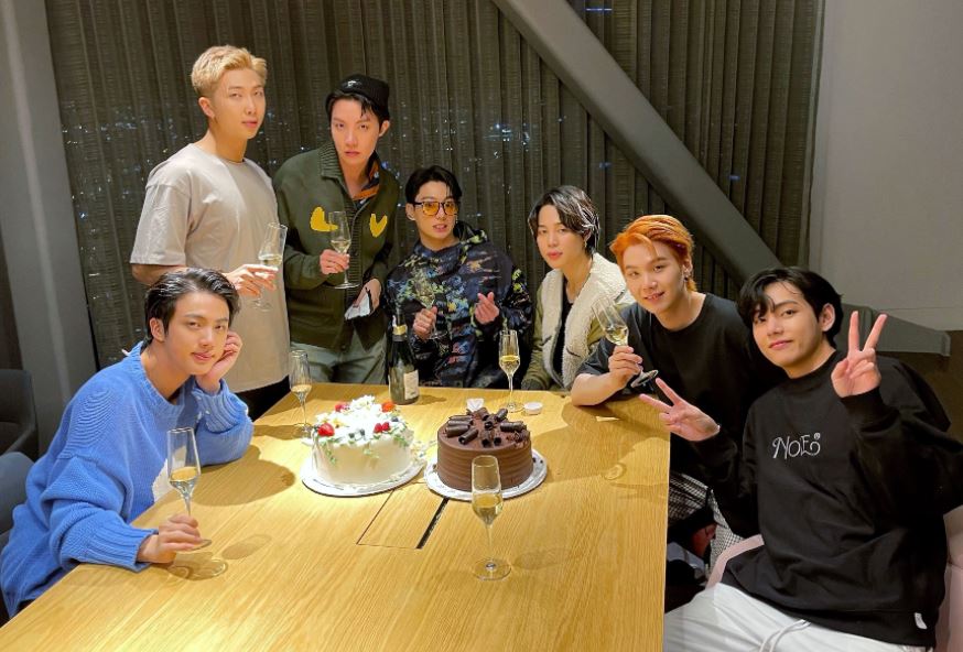 BTS、ノリノリな7人が可愛すぎる「BTS PERMISSION TO DANCE ON STAGE」を紹介 | 歌詞検索サイト【UtaTen】ふりがな付