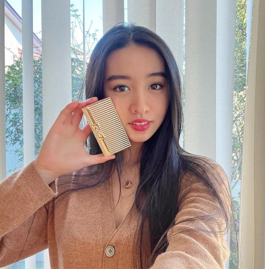 Koki、くびれが凄い。腕を上げてワキ披露。バキバキの腹筋で魅せる肉体美 | 歌詞検索サイト【UtaTen】ふりがな付