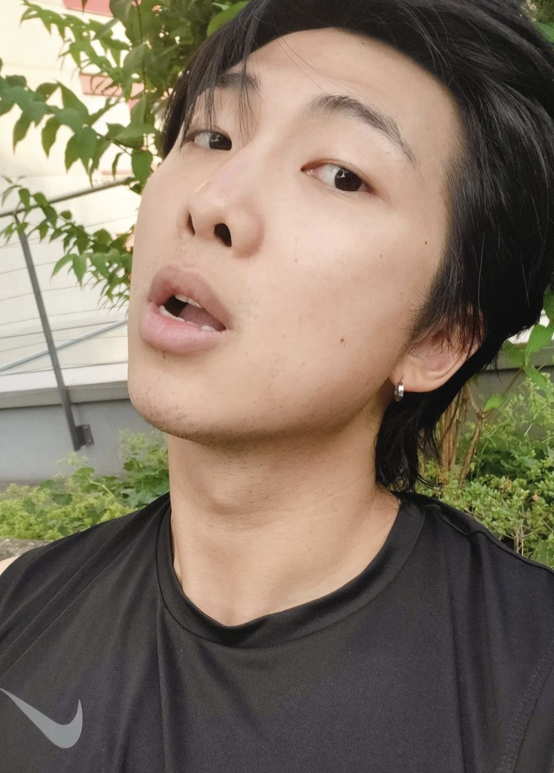 BTS・RM、スイスのリギ山でバカンス？彼氏感あるオフショットにドキ | 歌詞検索サイト【UtaTen】ふりがな付