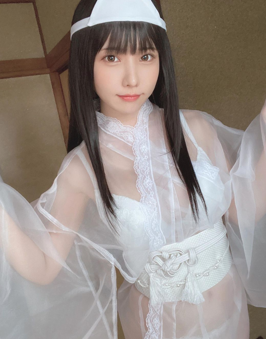 えなこ、幽霊界No.1のセクシーさ！「枕元に出てきて欲しい」の声も | 歌詞検索サイト【UtaTen】ふりがな付