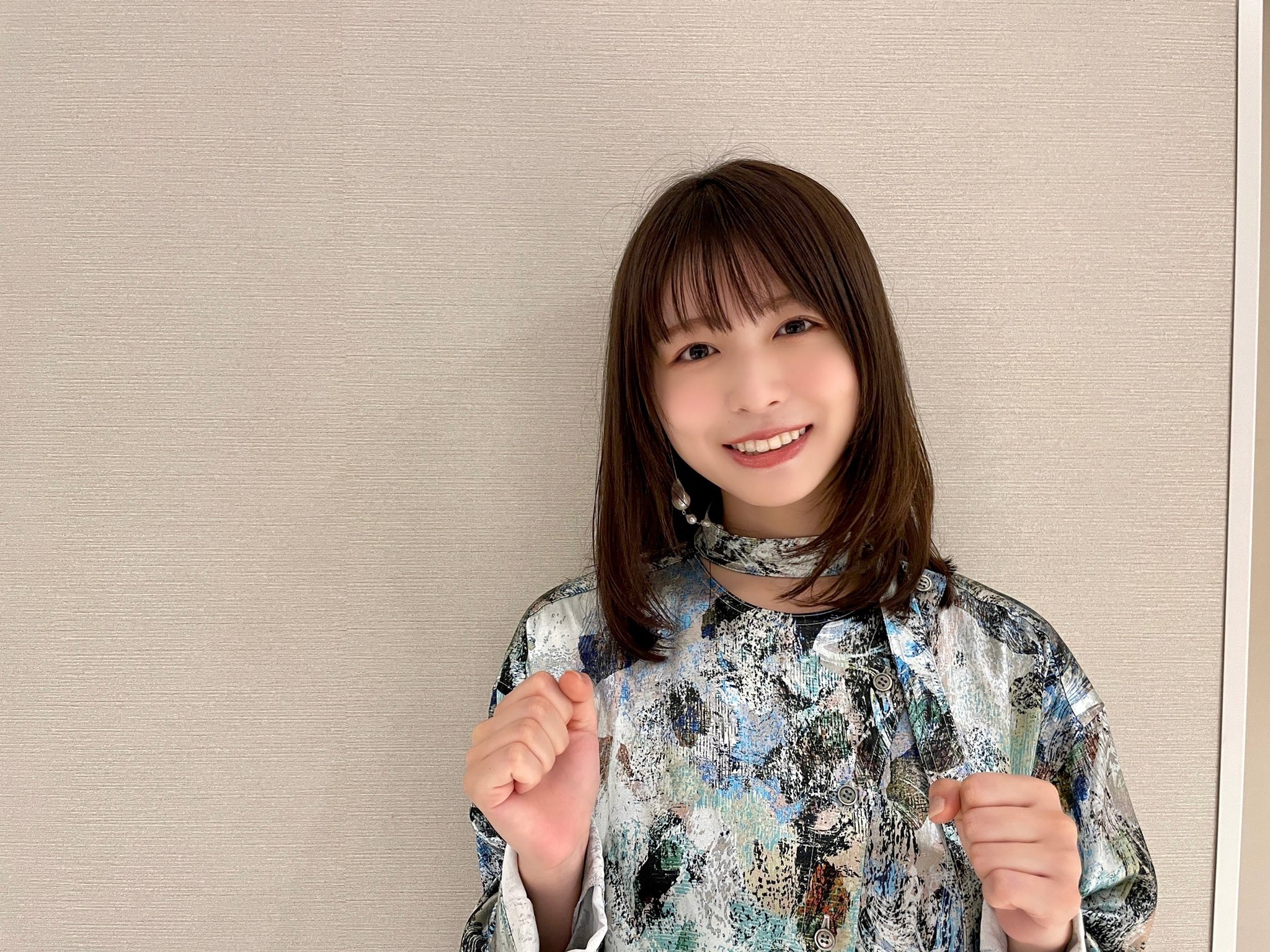 長濱ねる、長崎駅の1日駅長就任に気合十分！可愛すぎるガッツポーズ姿を公開 | 歌詞検索サイト【UtaTen】ふりがな付