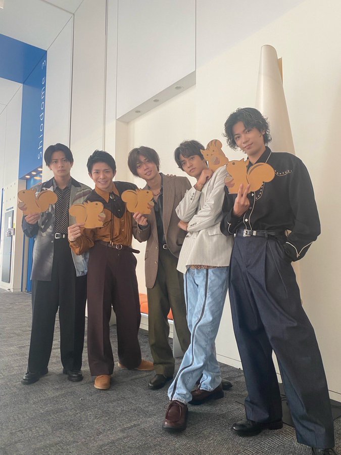 King & Prince、5人のスタイルの良さにうっとり「スッキリ」で新曲生パフォーマンス | 歌詞検索サイト【UtaTen】ふりがな付