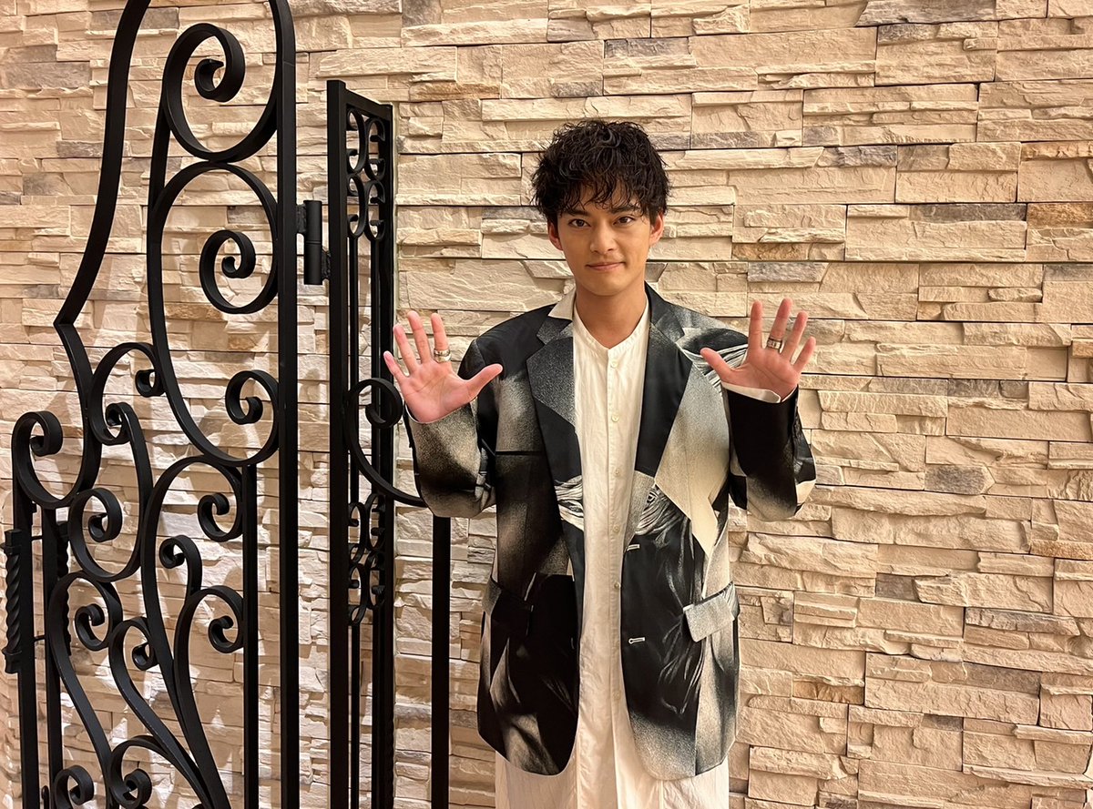 中山優馬「CDTV」初登場で爆イケビジュ炸裂！真っ直ぐカメラを見つめる瞳にドキドキ | 歌詞検索サイト【UtaTen】ふりがな付