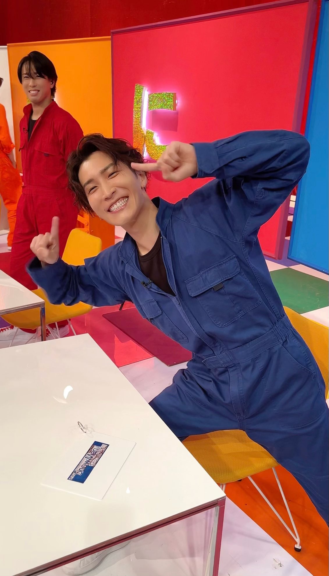 Snow Man・渡辺翔太、可愛すぎ注意！謎ポーズで無邪気な笑顔にハート射抜かれる | 歌詞検索サイト【UtaTen】ふりがな付