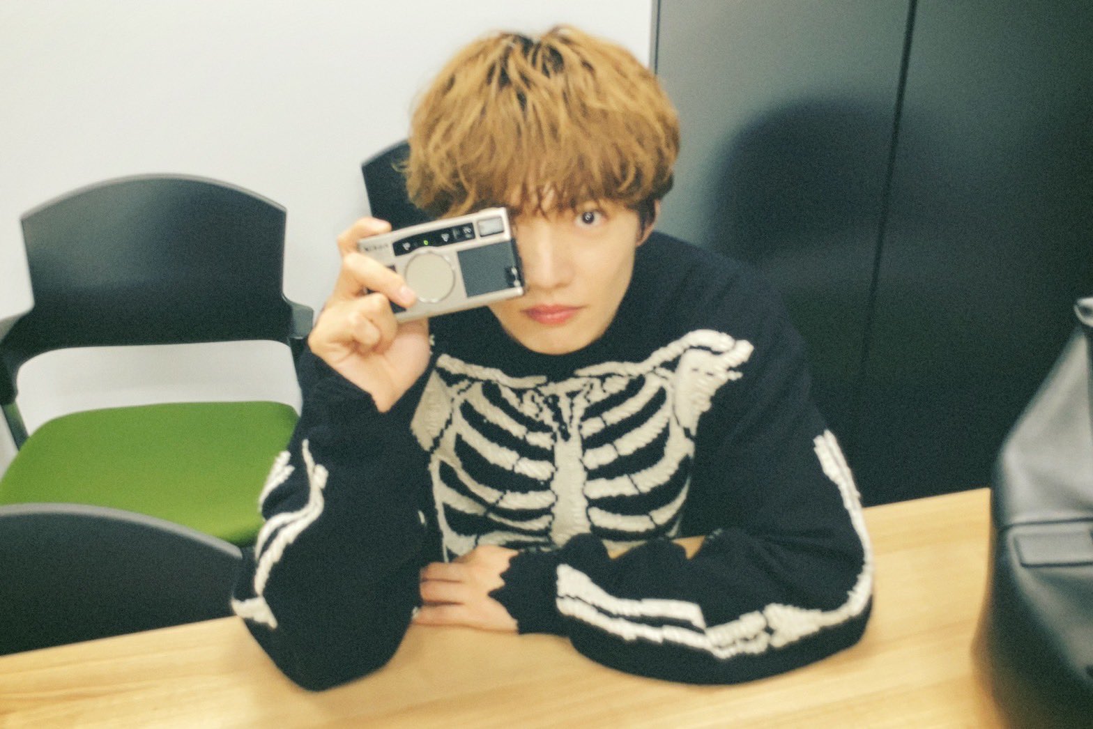 FANTASTICS・佐藤大樹、痩せすぎて骨が見えてる？！インパクト大なニット姿に反響 | 歌詞検索サイト【UtaTen】ふりがな付