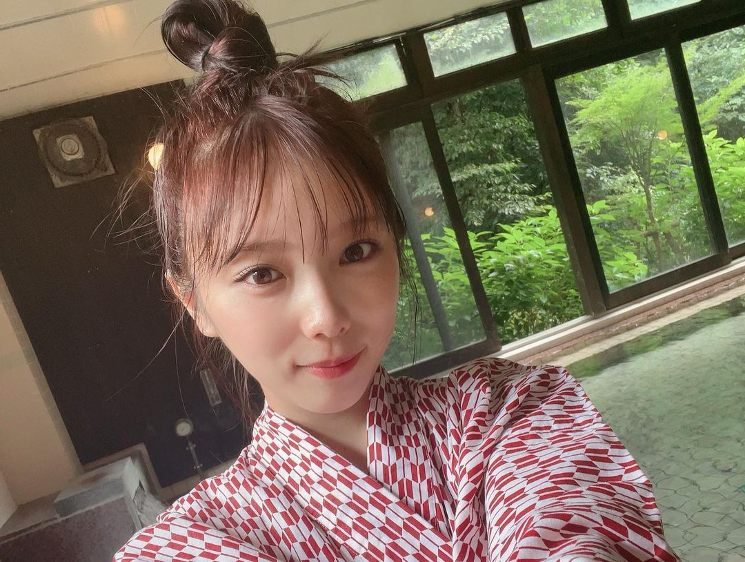 乃木坂46・与田祐希、温泉で浴衣姿に？おくれ毛が色っぽキュートなお団子ヘア | 歌詞検索サイト【UtaTen】ふりがな付