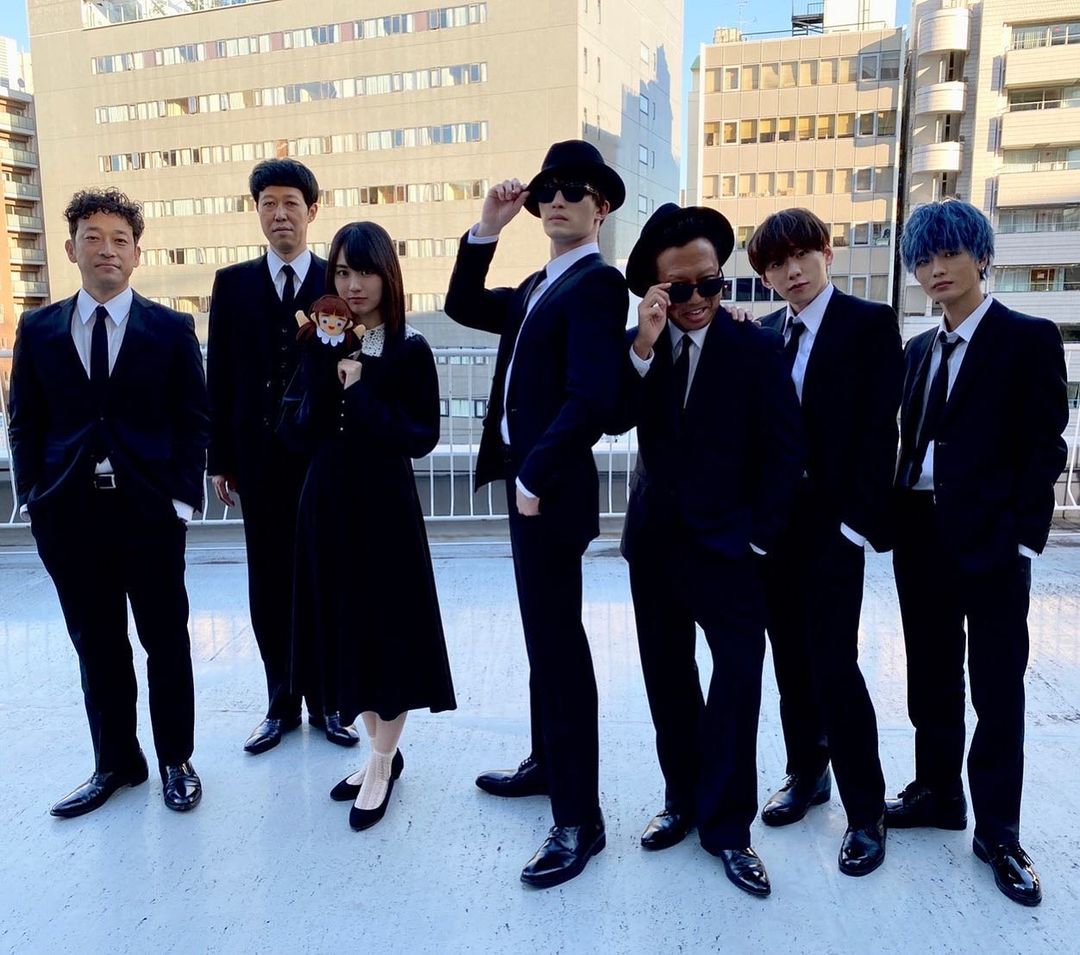 SixTONES・ジェシー、黒づくめのスーツ姿でビジュ炸裂！「最初はパー」スタイリッシュな姿に見とれる | 歌詞検索サイト【UtaTen】ふりがな付