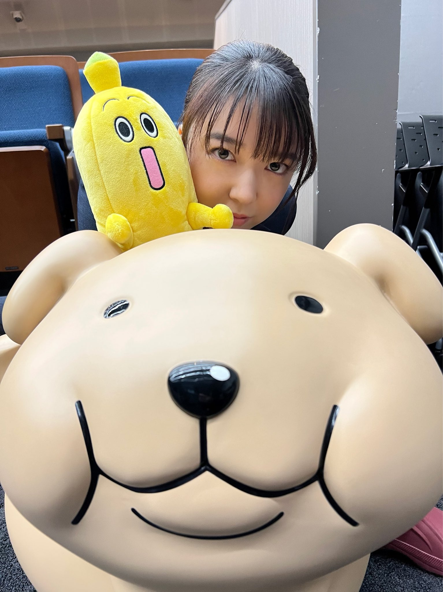 上白石萌音、ハチくんからナナナとひょっこり。キメ顔までおちゃめで癒し | 歌詞検索サイト【UtaTen】ふりがな付