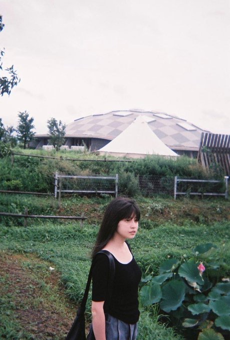 今田美桜、大自然に癒される表情が癒しそのもの！自然体なのに美しさ漏れまくり | 歌詞検索サイト【UtaTen】ふりがな付