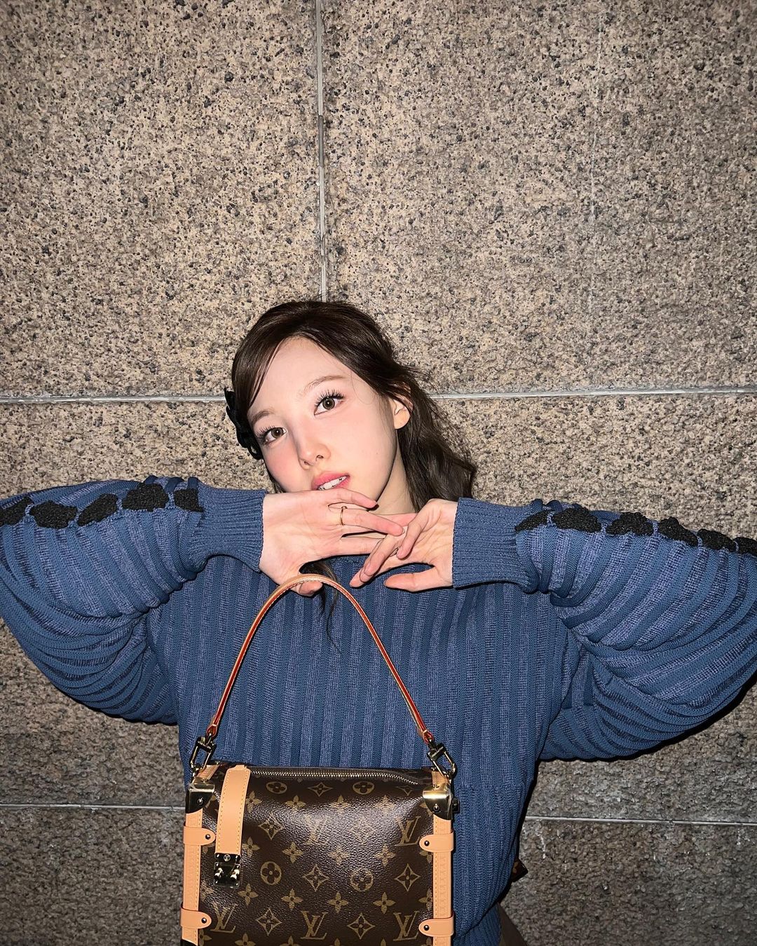 TWICE・ナヨン、クラシカルな衣装＆ヘアスタイルが大人っぽ | 歌詞検索サイト【UtaTen】ふりがな付