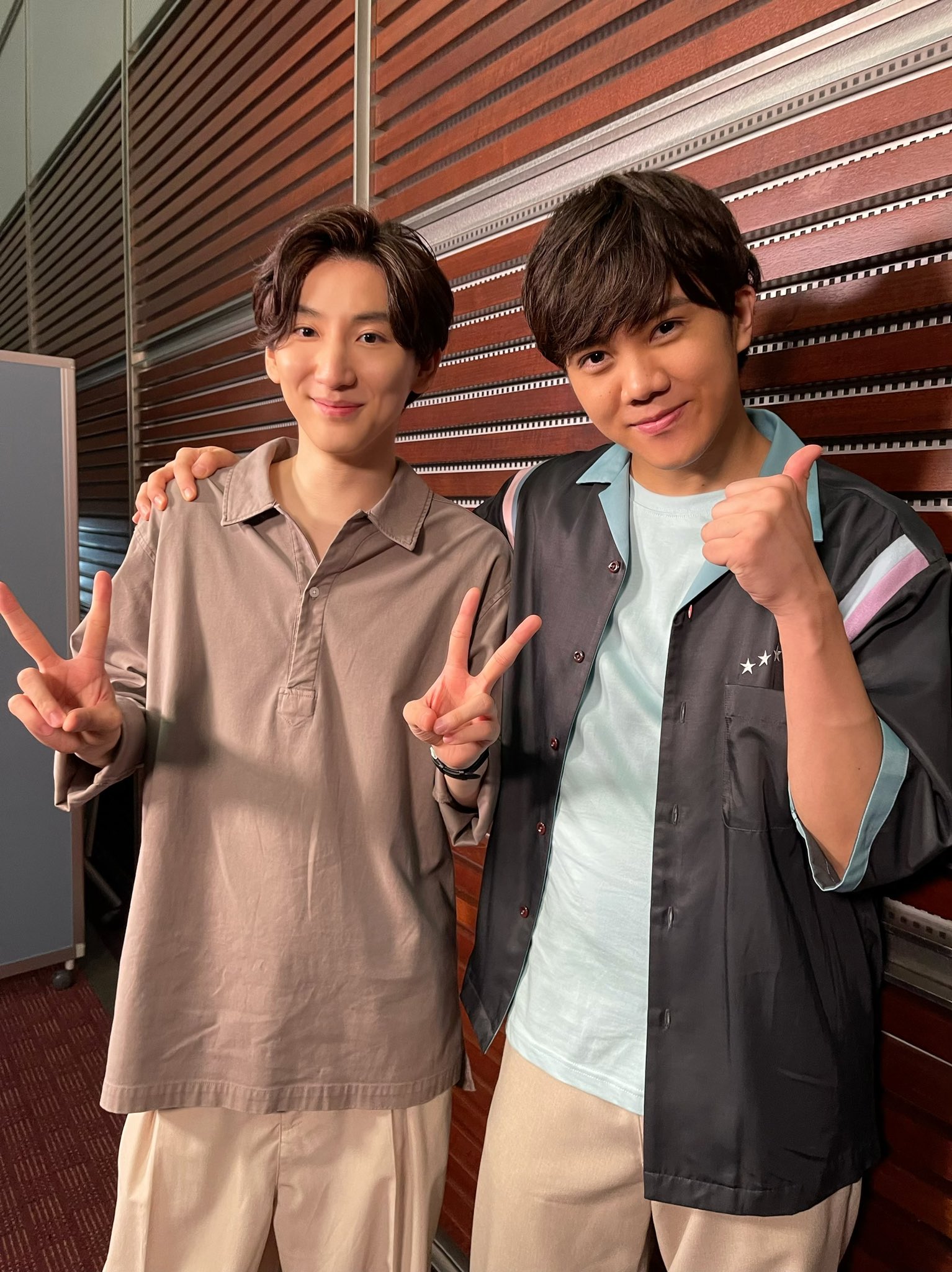 SixTONES・京本大我、7 MEN 侍・佐々木大光と立場逆転！？「束の間の一花」先輩後輩のオフショットを公開 | 歌詞検索サイト【UtaTen】ふりがな付