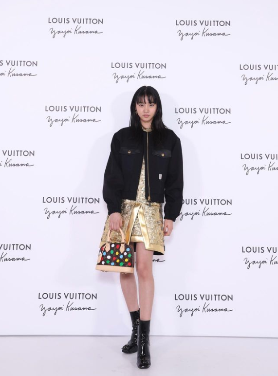 Koki、小顔＆脚長の衝撃スタイルにうっとり。ルイヴィトンが似合う圧倒的な美しさ！ | 歌詞検索サイト【UtaTen】ふりがな付