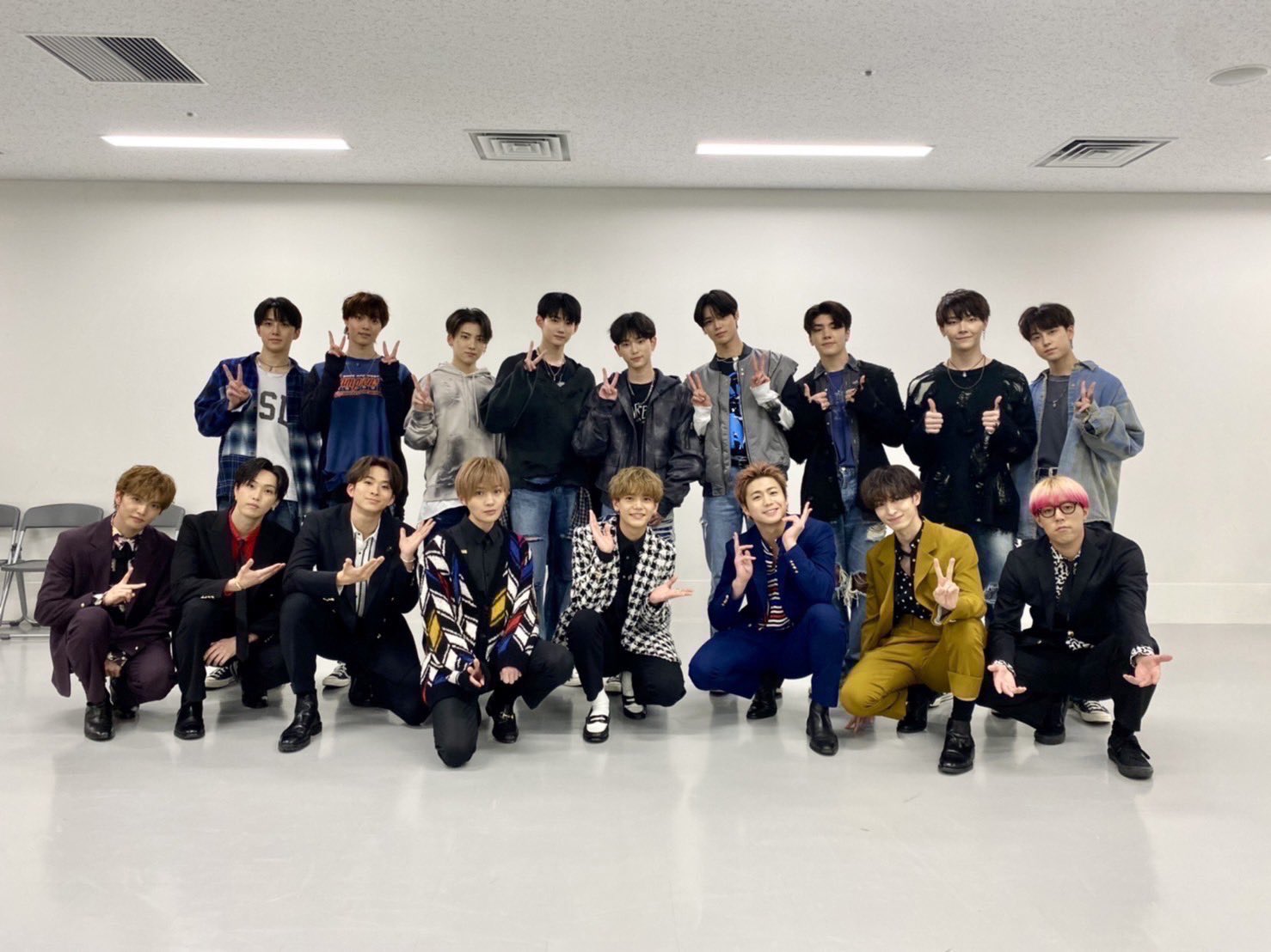 FANTASTICS、イケメン大渋滞でクラクラッ！&TEAMとの華やか集合ショットが尊すぎる | 歌詞検索サイト【UtaTen】ふりがな付