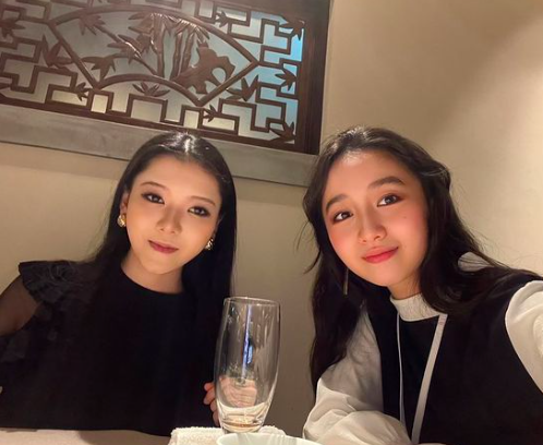 Cocomi、音楽仲間とデートでルンルン。美人奏者の最強コラボが眼福すぎる | 歌詞検索サイト【UtaTen】ふりがな付