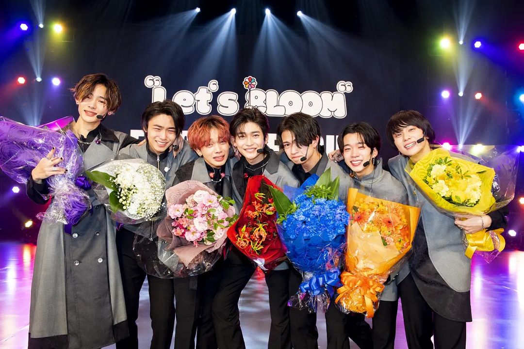 高橋文哉ら8LOOM、涙と笑顔のオールアップ！最高最強の感動にファンも再活動希望の声続出 | 歌詞検索サイト【UtaTen】ふりがな付