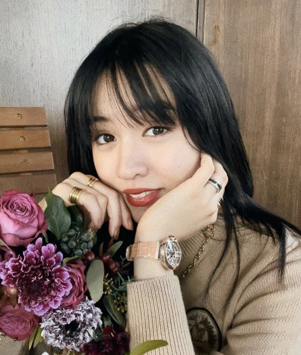 Koki、うるうる瞳でメリークリスマス！花にも負けない圧倒的なビジュ炸裂 | 歌詞検索サイト【UtaTen】ふりがな付