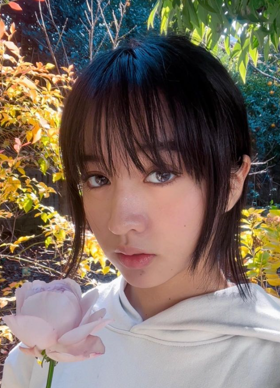 Koki、キラキラな瞳に吸い込まれそう！花にも負けない可憐な美しさにうっとり | 歌詞検索サイト【UtaTen】ふりがな付