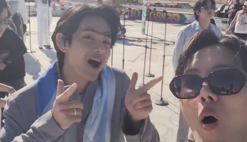 BTS・V、ノリノリで陽気な笑顔が愛おしい！誕生日にJ-HOPEからヒョン愛あふれるメッセージ | 歌詞検索サイト【UtaTen】ふりがな付