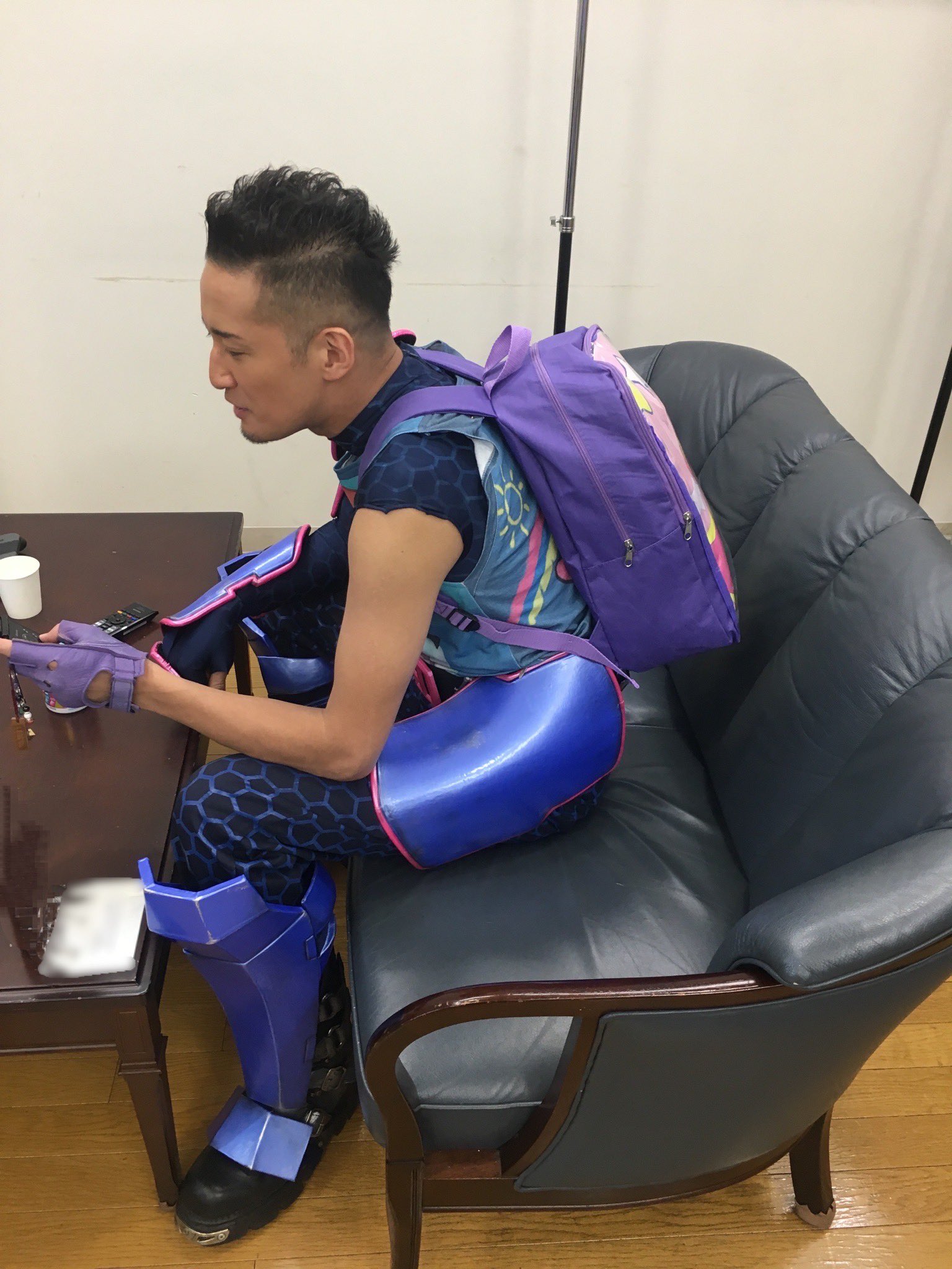 TOKIO松岡昌宏、衝撃的な姿を公開？リュックを背負った横顔が可愛すぎ！ | 歌詞検索サイト【UtaTen】ふりがな付