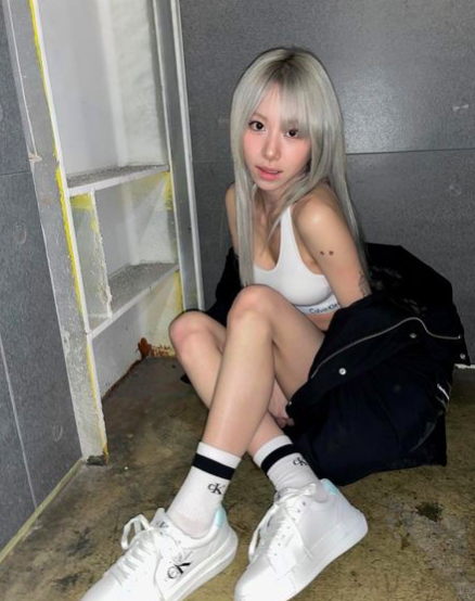 TWICE・チェヨン、大胆インナーウェア姿で魅了！引き締まったボディに釘付け | 歌詞検索サイト【UtaTen】ふりがな付