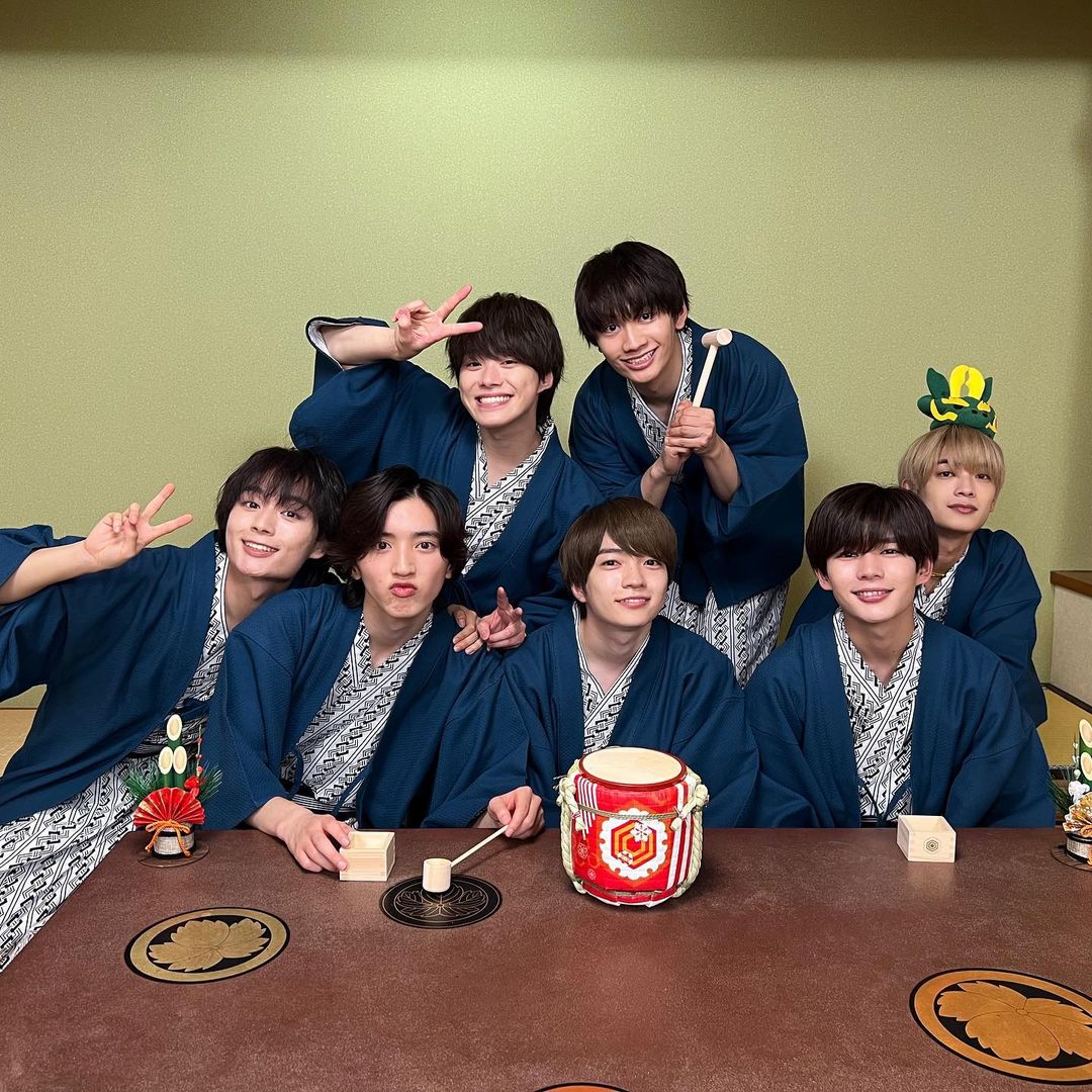 なにわ男子、浴衣姿の8人から目が離せない！需要ありまくりで可愛いが大渋滞 | 歌詞検索サイト【UtaTen】ふりがな付