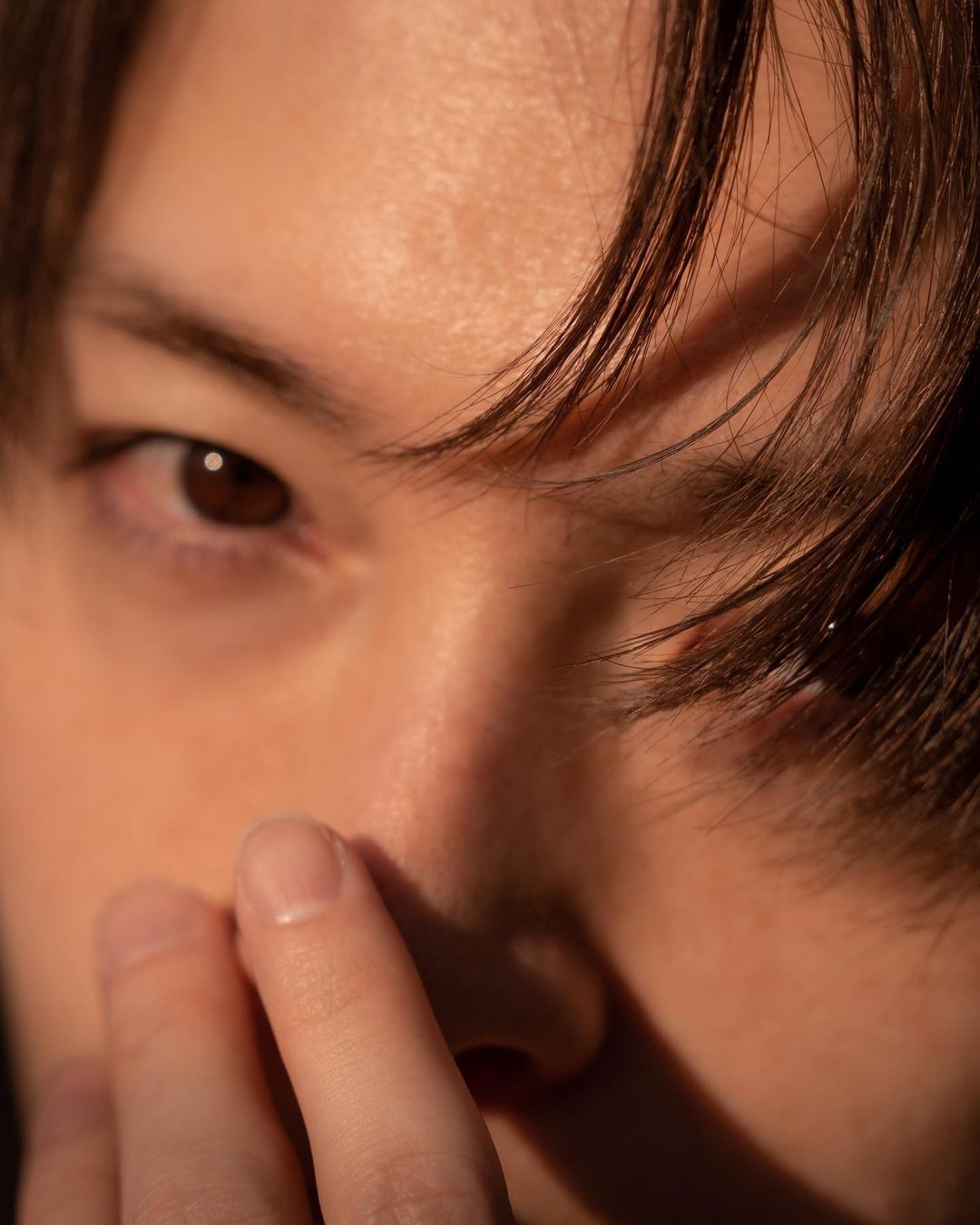 玉森裕太、どアップで見つめられて心臓もたない？破壊力MAXな美人顔 | 歌詞検索サイト【UtaTen】ふりがな付