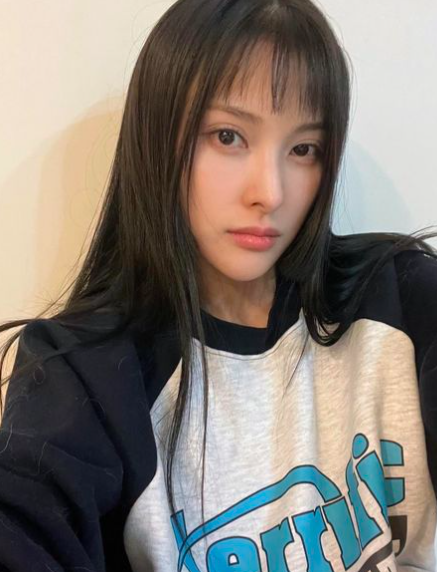 KARA・ギュリ、眉上バングが超キュート！幼可愛い女神のニュールックにメロメロ | 歌詞検索サイト【UtaTen】ふりがな付