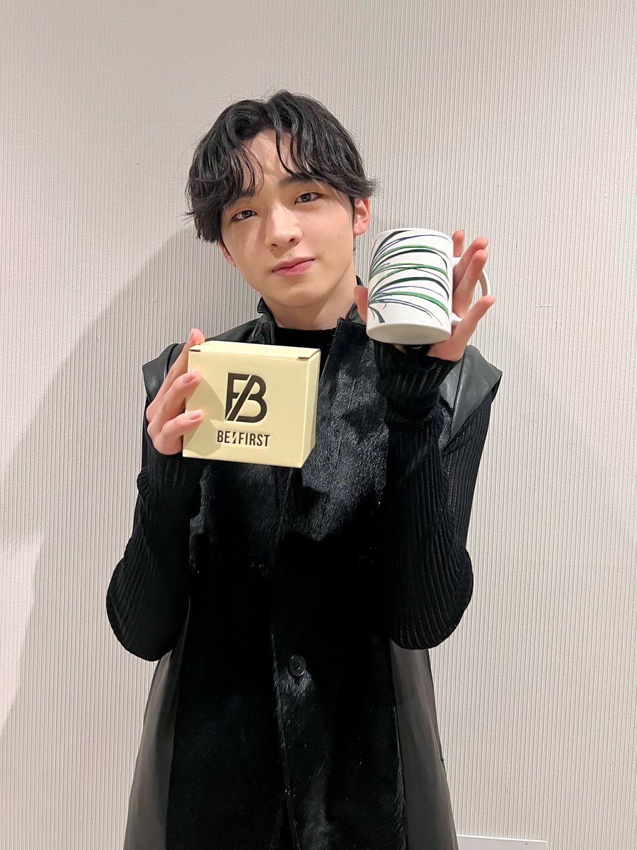 BE:FIRST・RYUHEI、見れば見るほど美しい！黒衣装の大人っぽさと萌え袖のギャップがたまらない | 歌詞検索サイト【UtaTen】ふりがな付