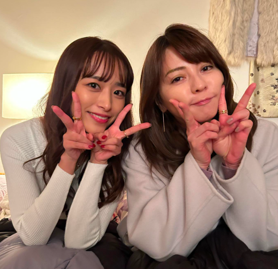 近藤千尋、香里奈と姉妹感満載2ショット！謎の美女たちの関係が気になる「100よか」 | 歌詞検索サイト【UtaTen】ふりがな付