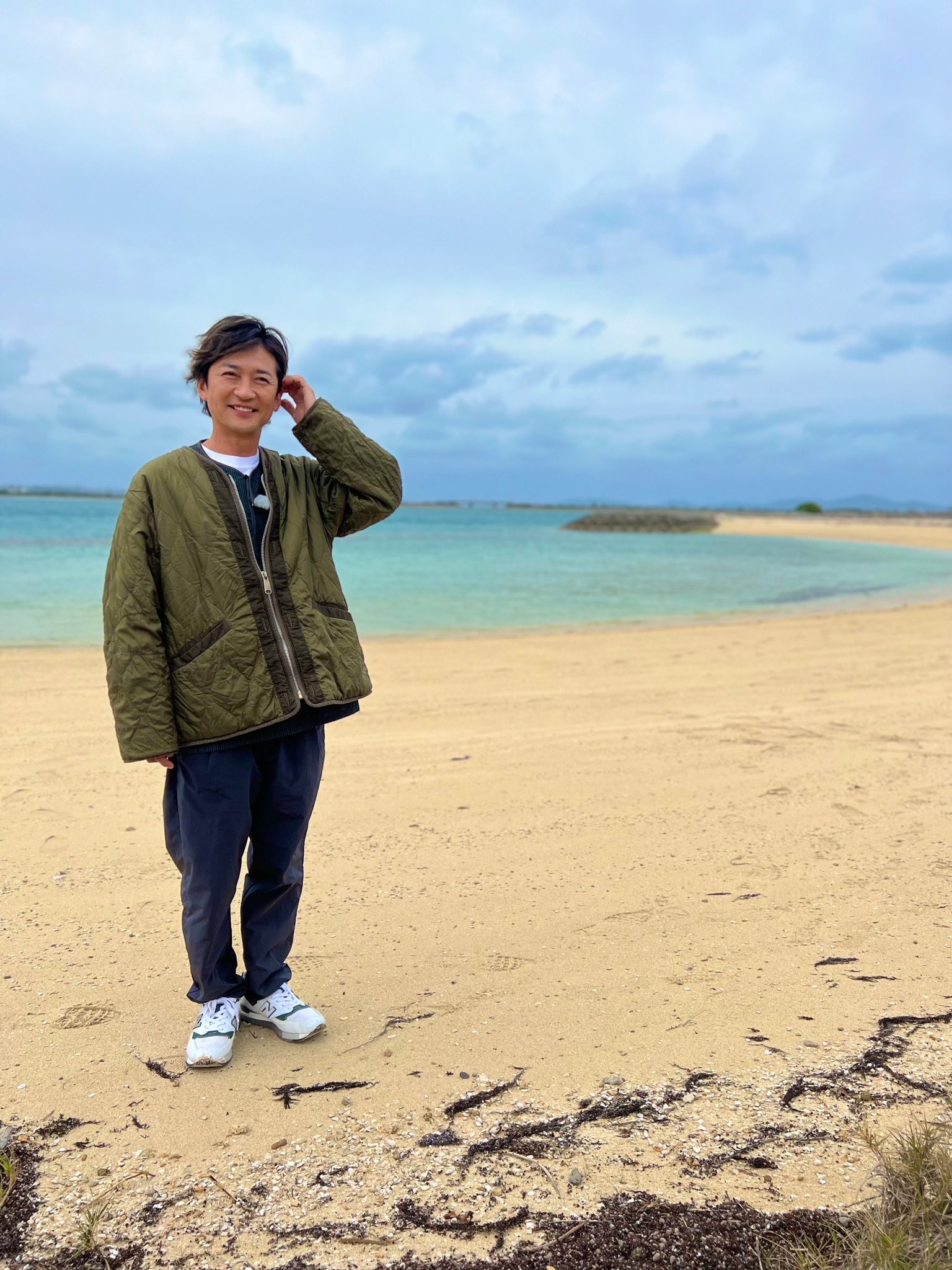 国分太一、大自然の中の爽やか笑顔にドキッ！海岸沿いをお散歩中の様子を投稿 | 歌詞検索サイト【UtaTen】ふりがな付