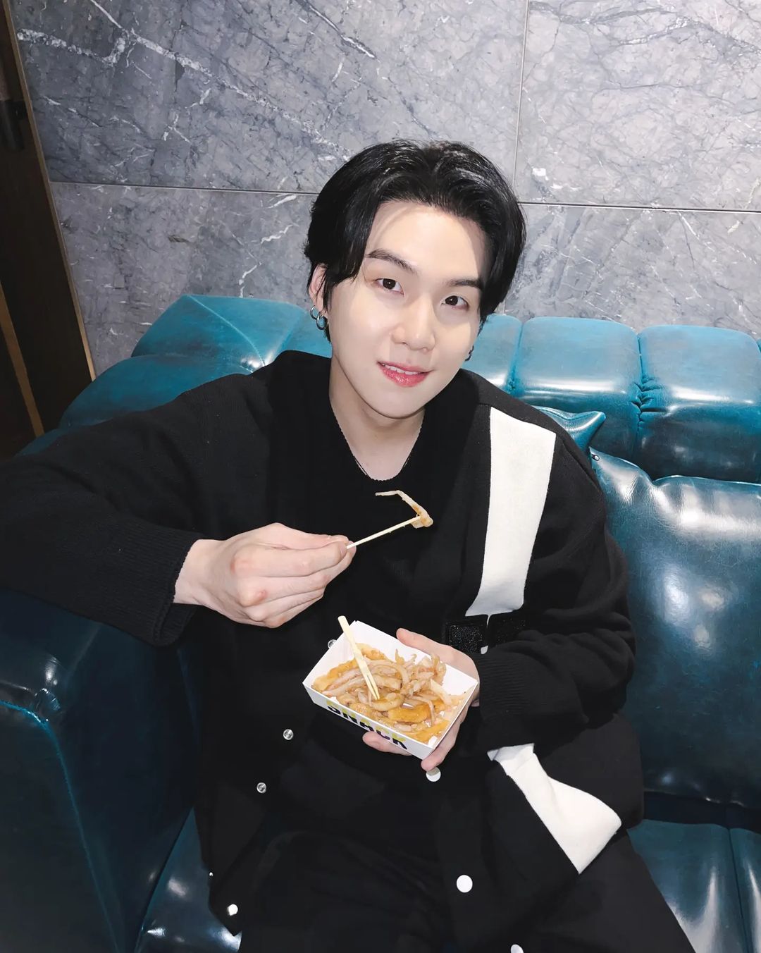 BTS・シュガ、もぐもぐタイムの甘い笑顔が愛おしい！見ているだけで癒される | 歌詞検索サイト【UtaTen】ふりがな付