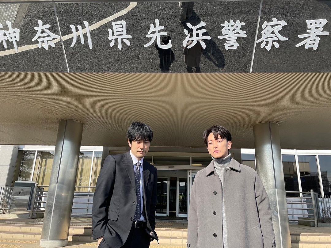 佐藤健、松山ケンイチとのバディ感満点！「100万回言えばよかった」次は刑事ドラマで共演してほしい？ | 歌詞検索サイト【UtaTen】ふりがな付