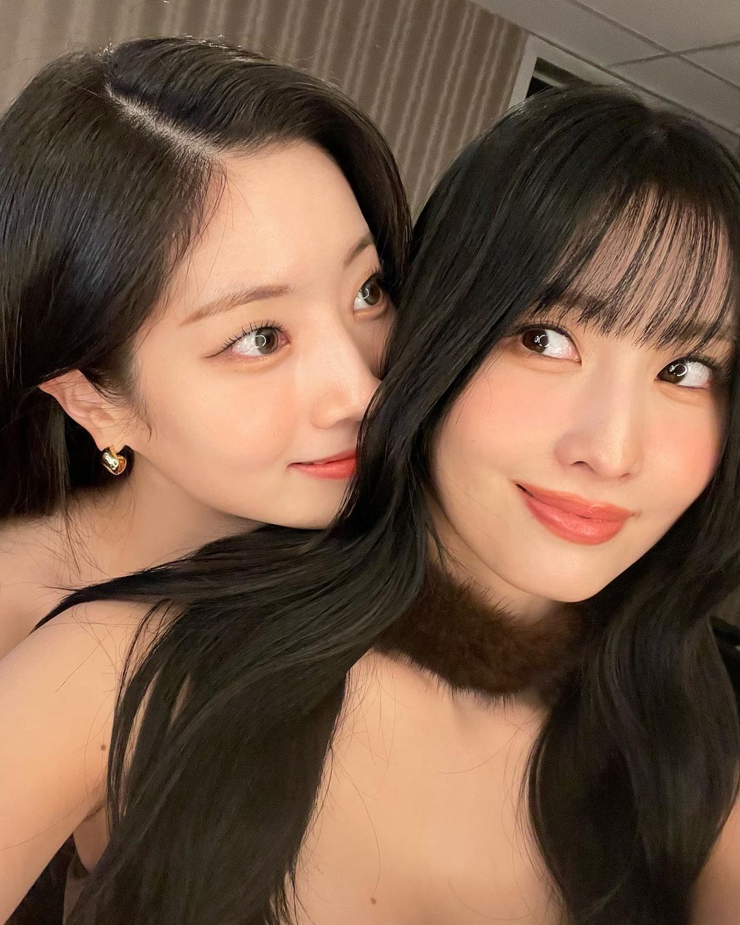 TWICE・モモ、ダヒョンとイチャイチャ？ゼロ距離のラブラブぶりが可愛すぎ | 歌詞検索サイト【UtaTen】ふりがな付