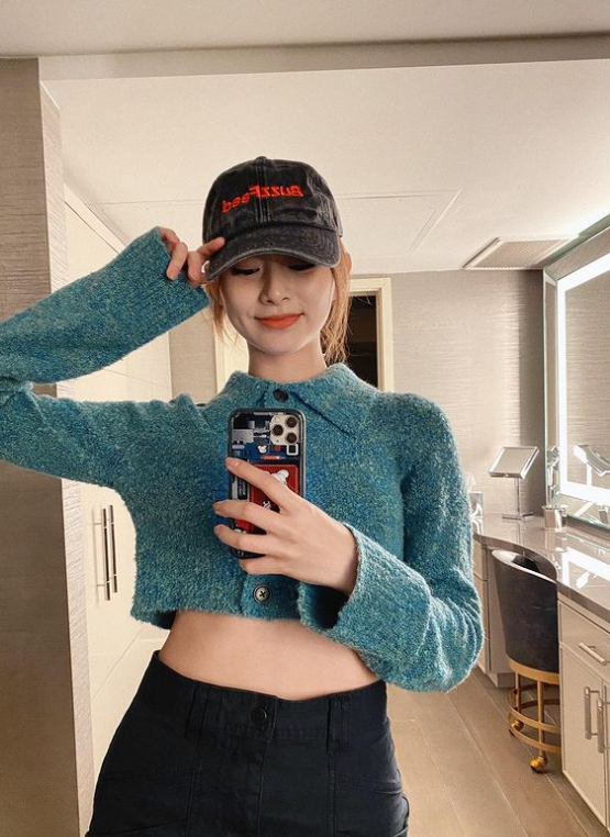 TWICE・ツウィ、「ツウィのことを考えて」可愛らしいお願いにキュンが止まらない！ | 歌詞検索サイト【UtaTen】ふりがな付