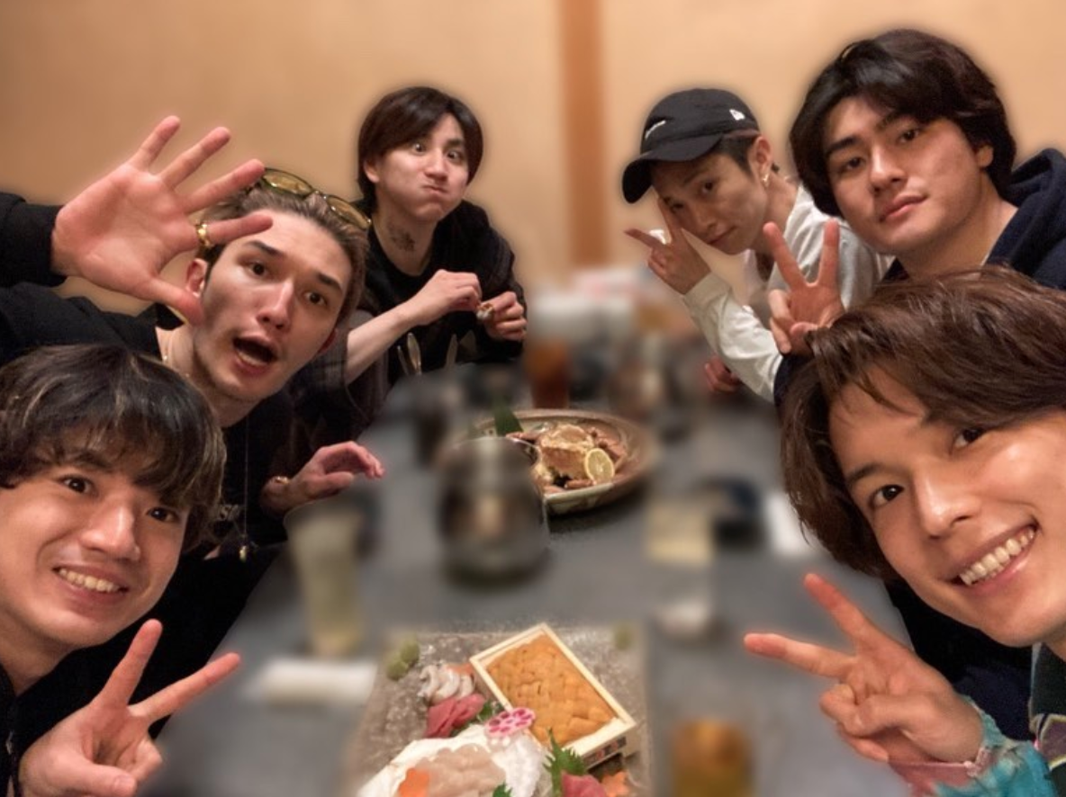 SixTONES・松村北斗、笑顔炸裂「待ってろドーム」とアリーナツアー完走後に意気込む | 歌詞検索サイト【UtaTen】ふりがな付