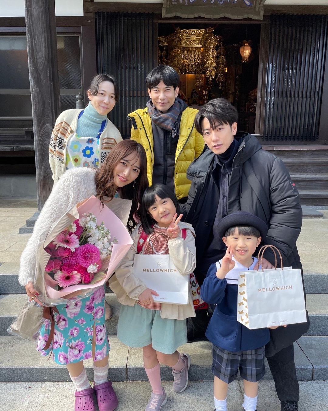 佐藤健、近藤千尋&平岩紙&板倉俊之のクランクアップを祝福「100万回言えばよかった」ロスを埋めるキャストの笑顔 | 歌詞検索サイト【UtaTen】ふりがな付