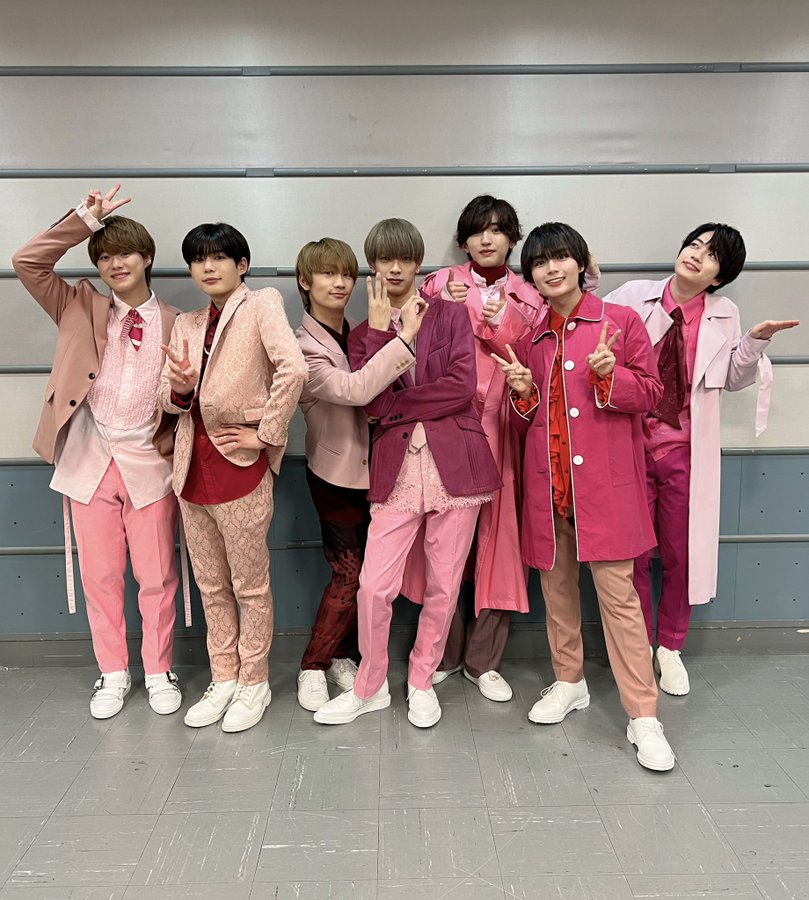 なにわ男子、どんなピンクも似合っちゃう！「CDTV30周年SP」で『初心LOVE』をパフォーマンス | 歌詞検索サイト【UtaTen】ふりがな付