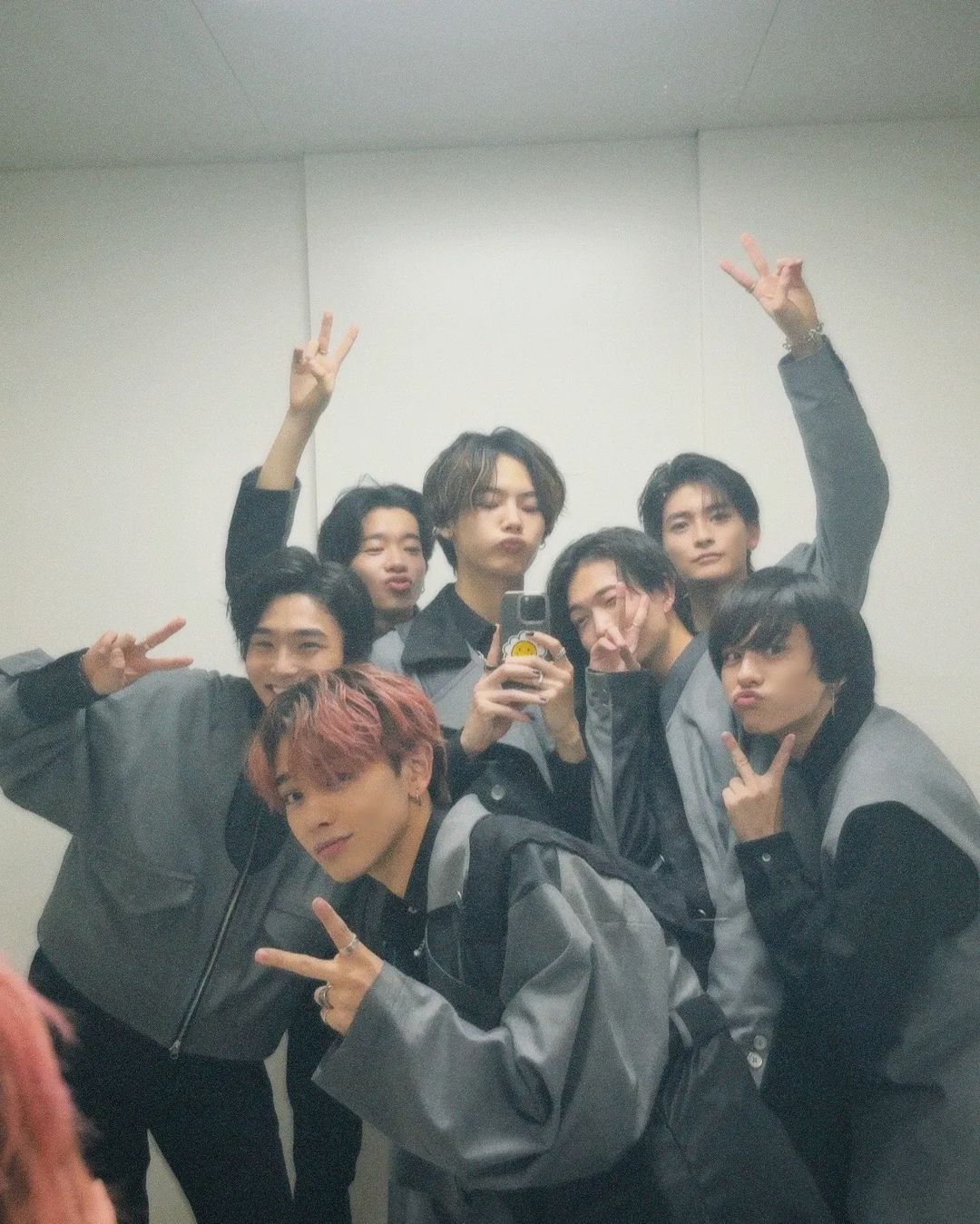 高橋文哉ら8LOOM「Melody」MVが1000万回再生突破！久々のインスタグラム更新にファン歓喜 | 歌詞検索サイト【UtaTen】ふりがな付