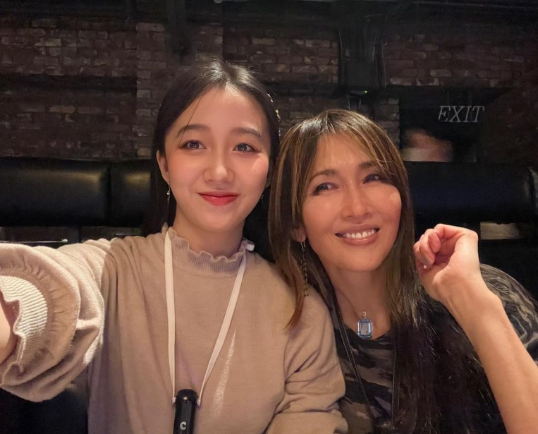 Cocomi、”ギャル”の誕生日をお祝い？！工藤静香との仲良し親子ショットにほっこり | 歌詞検索サイト【UtaTen】ふりがな付