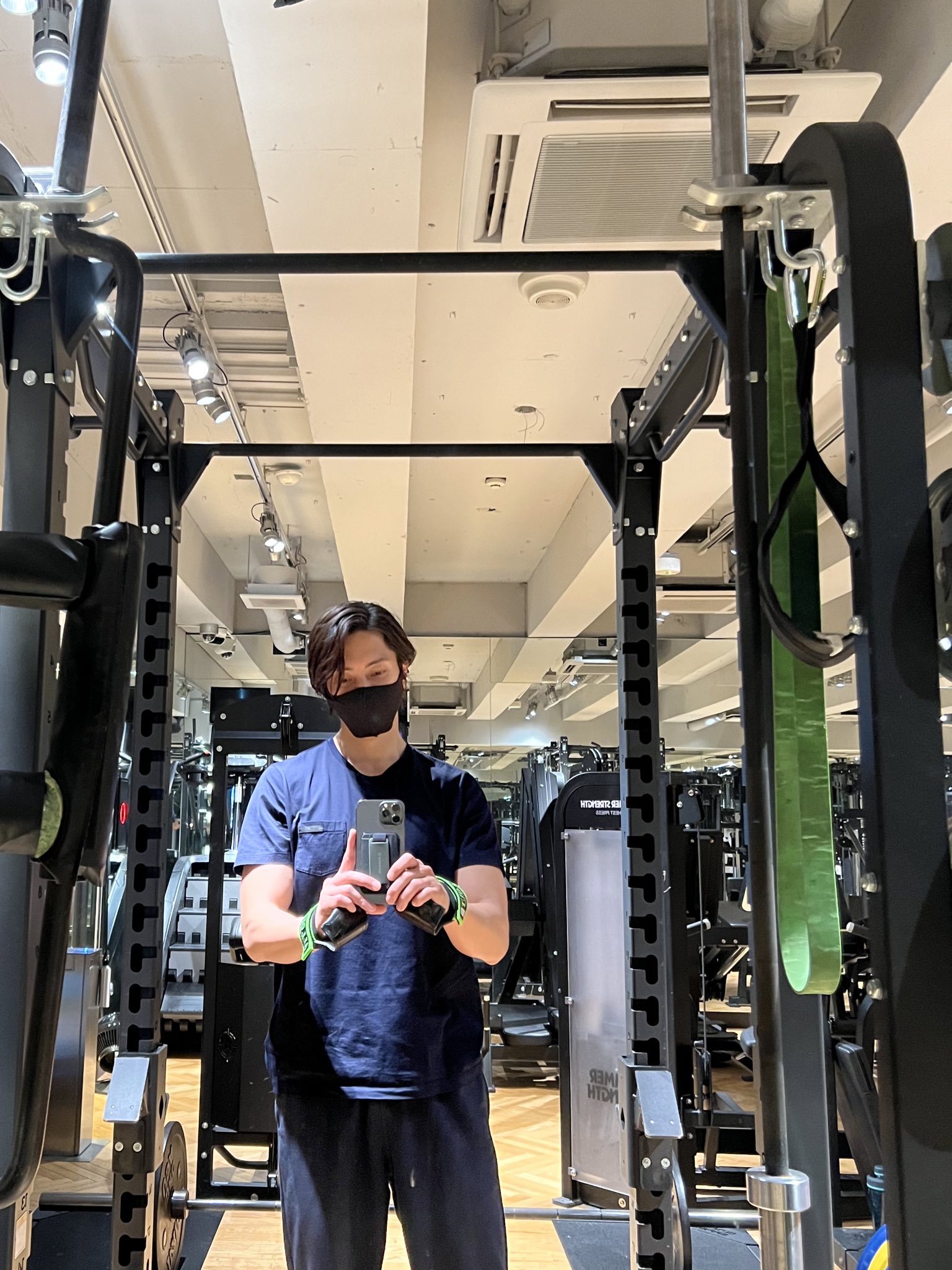 山下智久、ジムで背中を"がちとれ"！Tシャツ越しでもわかる鍛え上げられた筋肉美にうっとり | 歌詞検索サイト【UtaTen】ふりがな付