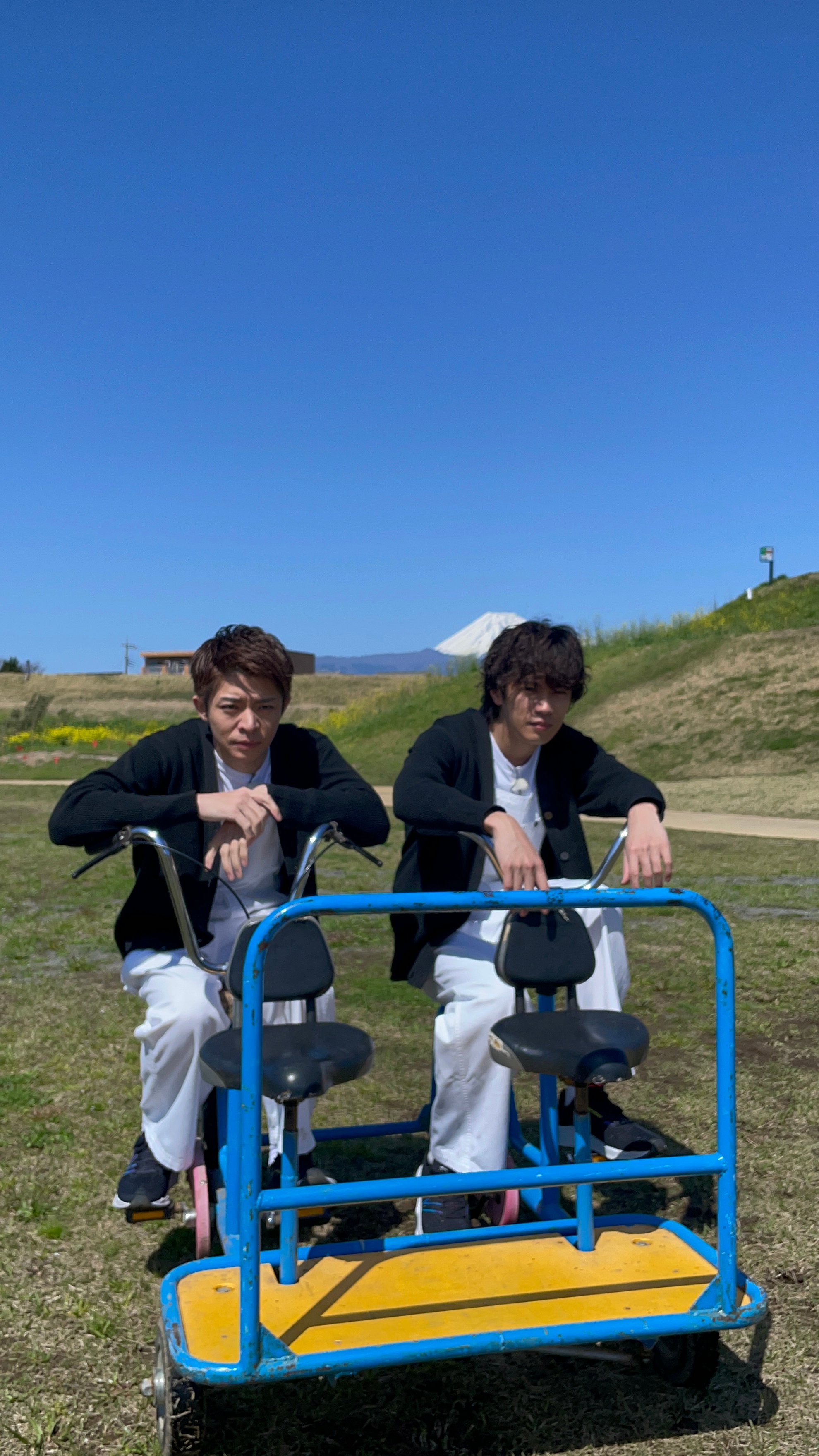 キンプリ・岸優太&神宮寺勇太、仲良く並んでサイクリング？Wゆうたの絶妙な表情にツボる！ | 歌詞検索サイト【UtaTen】ふりがな付