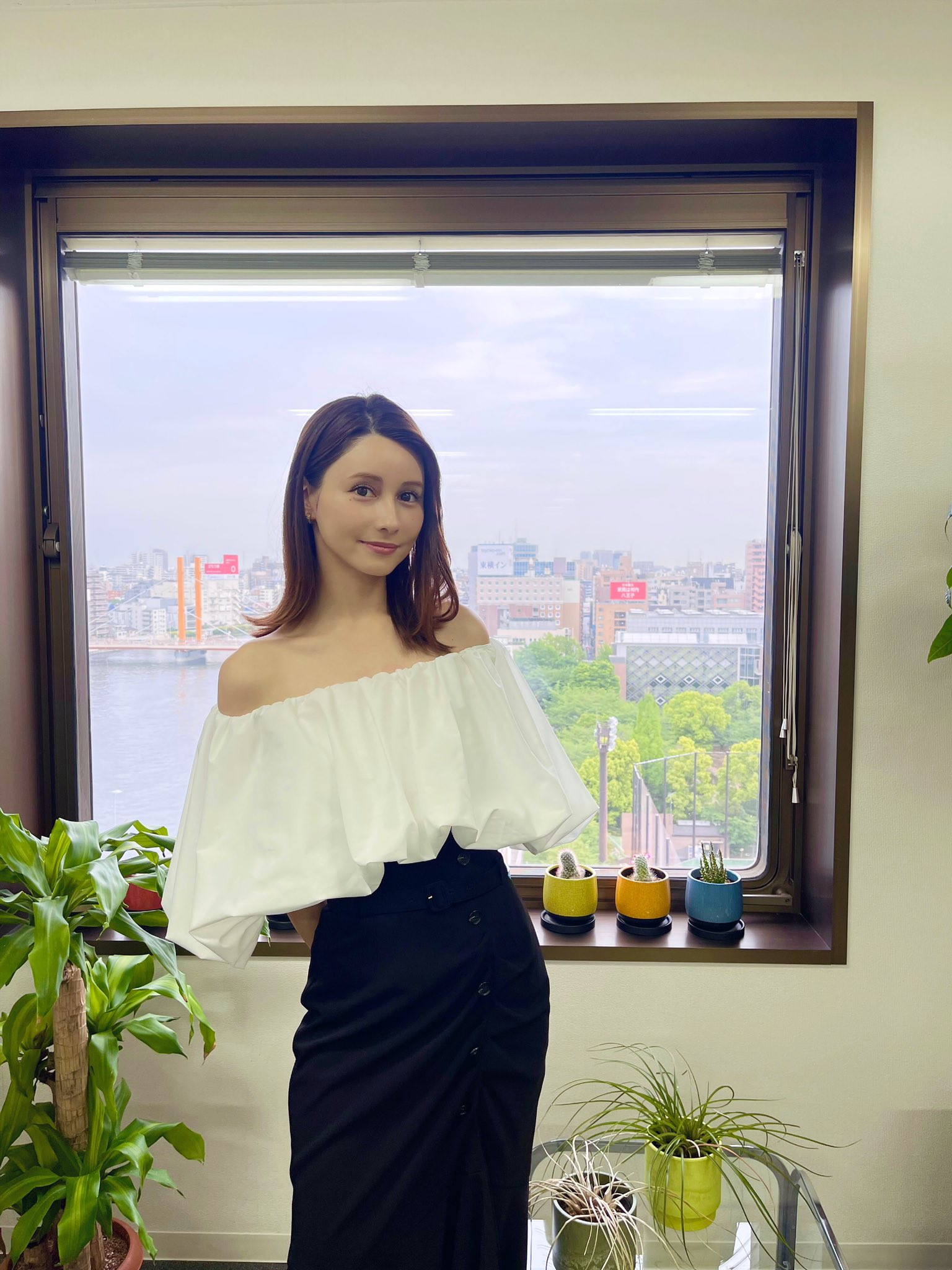 ダレノガレ明美、着ている衣装はオフィショル！？打ち間違えが可愛すぎる投稿にメロメロ | 歌詞検索サイト【UtaTen】ふりがな付