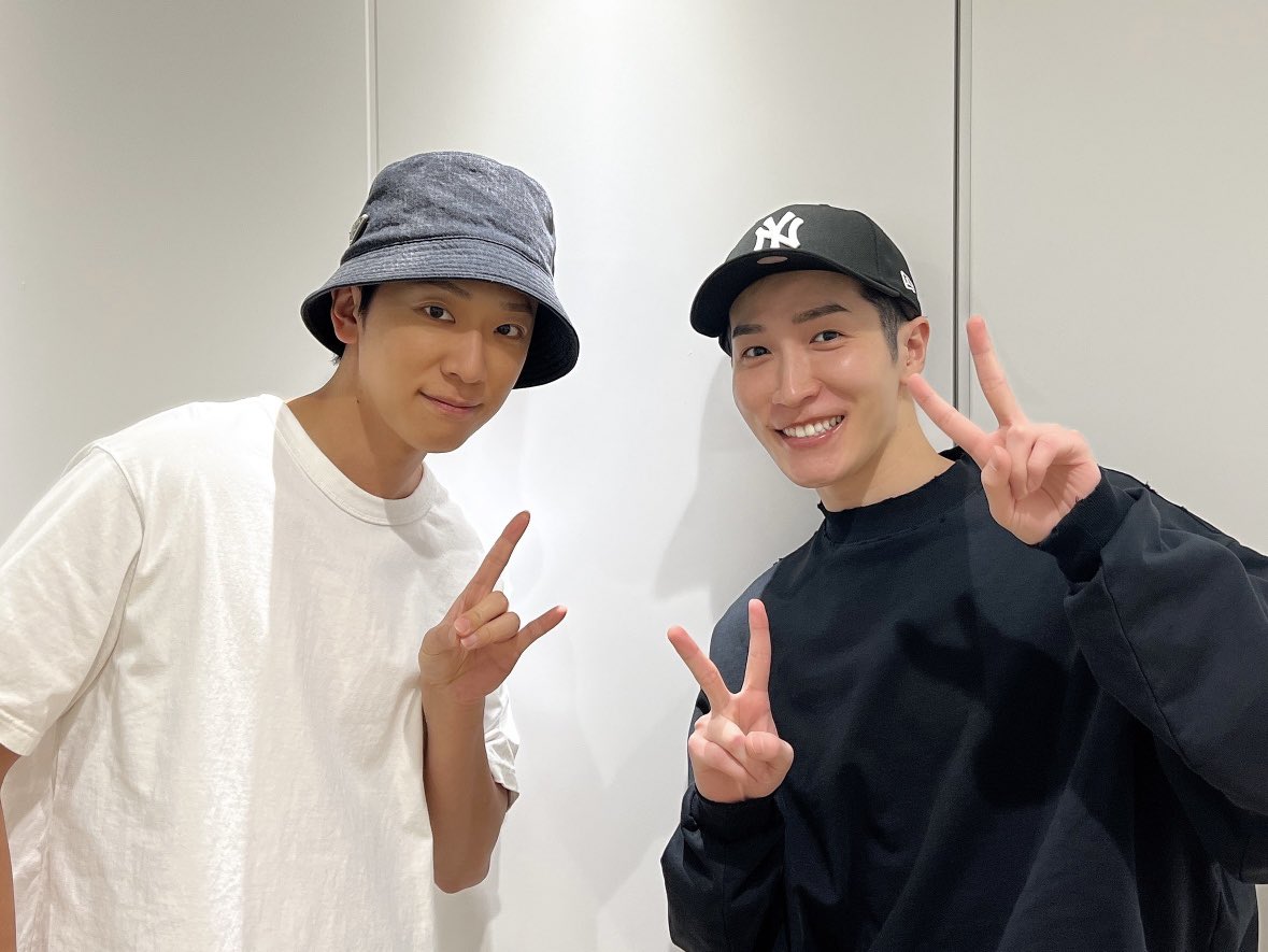 NEWS小山慶一郎、Snow Man・渡辺翔太を肌ツヤツヤと絶賛！初単独CMも視聴済 | 歌詞検索サイト【UtaTen】ふりがな付