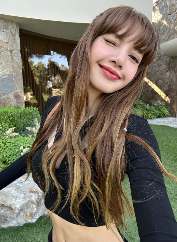 BLACKPINK・リサ、女神の美ボディにドキドキ！色っぽ可愛いリサの姿に誰もがうっとり | 歌詞検索サイト【UtaTen】ふりがな付