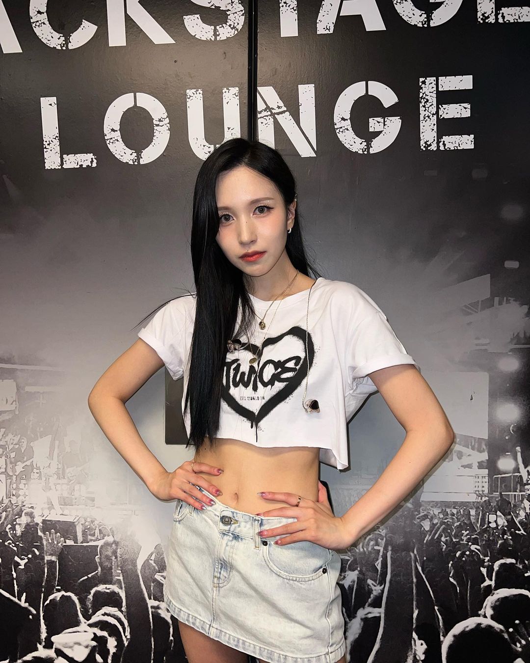 TWICE・ミナ、黒髪のエキゾチックな美貌&美しいくびれウエストにメロメロ！ | 歌詞検索サイト【UtaTen】ふりがな付