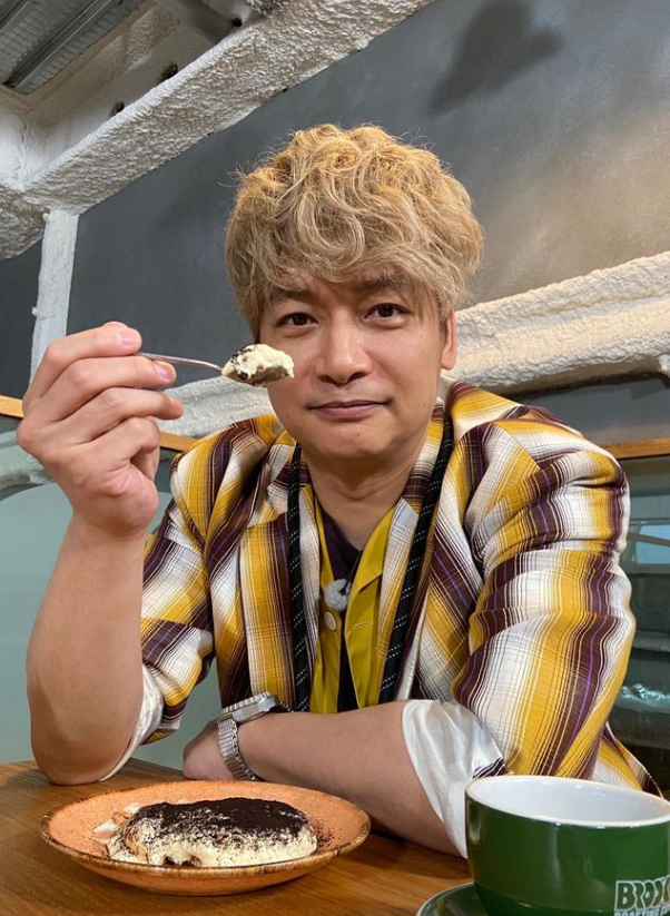 香取慎吾、ハニカミ笑顔が最高の癒し！”彼氏とデートなうに使っていいよ”に照れまくり？！ | 歌詞検索サイト【UtaTen】ふりがな付