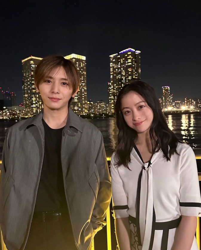 山田涼介、橋本環奈とのお似合いツーショット。夜景より美しい2人にキュンキュン！ | 歌詞検索サイト【UtaTen】ふりがな付
