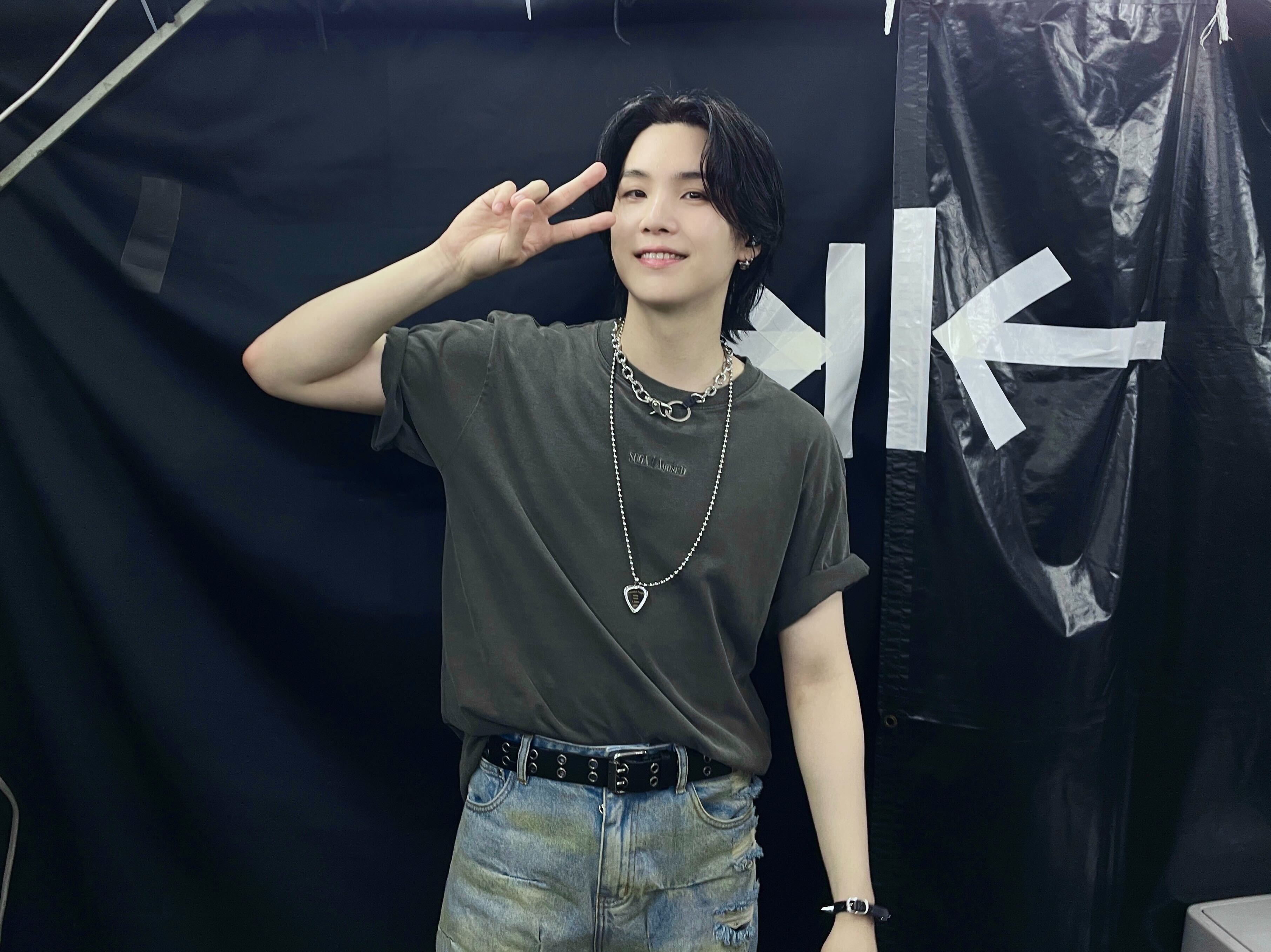 BTS・シュガ、満足気で可愛い笑顔にキュンキュン！日本公演最終日で「また会う日を楽しみに！」 | 歌詞検索サイト【UtaTen】ふりがな付