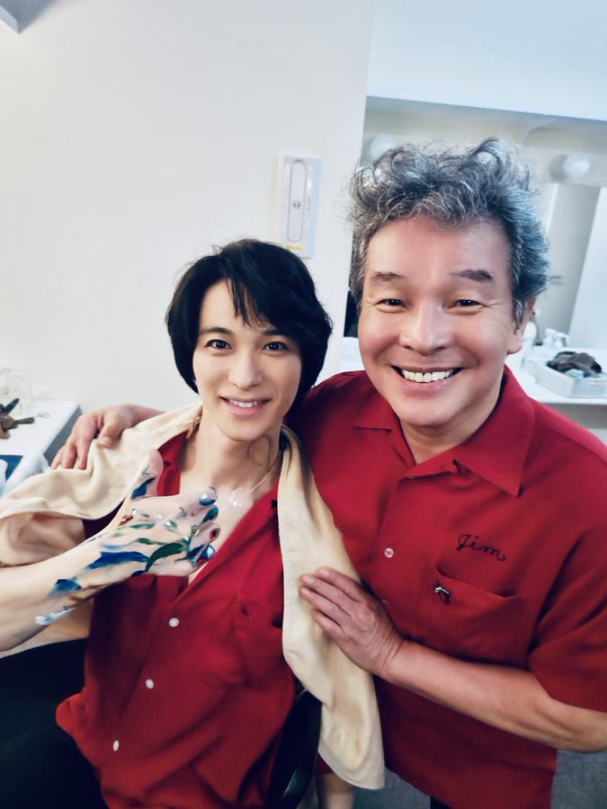 A.B.C-Z・戸塚祥太、尾藤イサオとの心温まるエピソードを披露！仲睦まじい笑顔が話題 | 歌詞検索サイト【UtaTen】ふりがな付