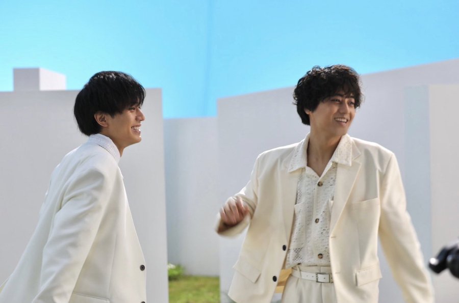 キンプリ・永瀬廉&髙橋海人、白衣装をまとった爽やか王子！「My Love Song」MV公開 | 歌詞検索サイト【UtaTen】ふりがな付